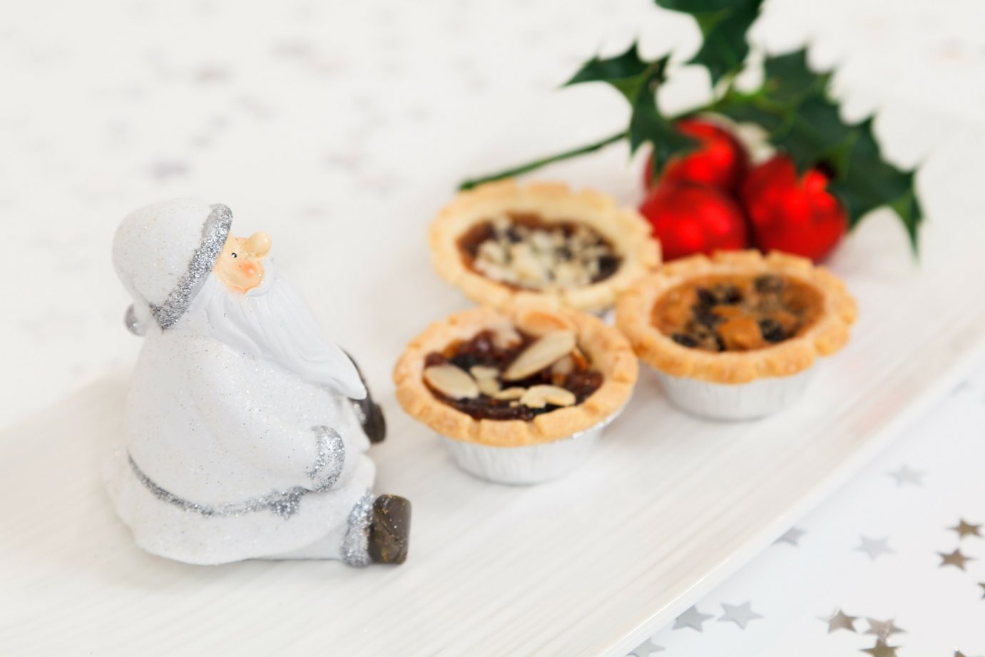 How To Decorate a Christmas Tree with Ribbon | Step-by-step Ideas