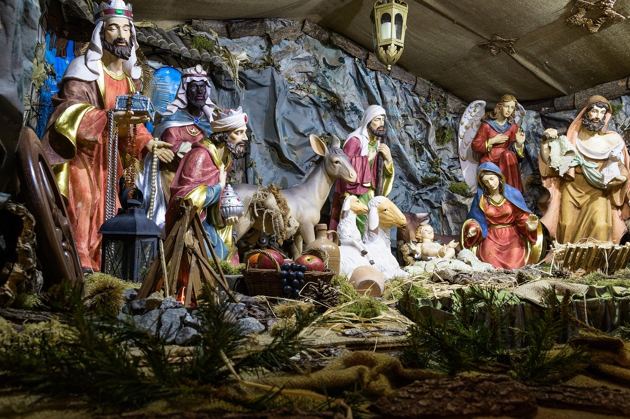 How To Make Your Own Nativity Scene | History of the Tradition